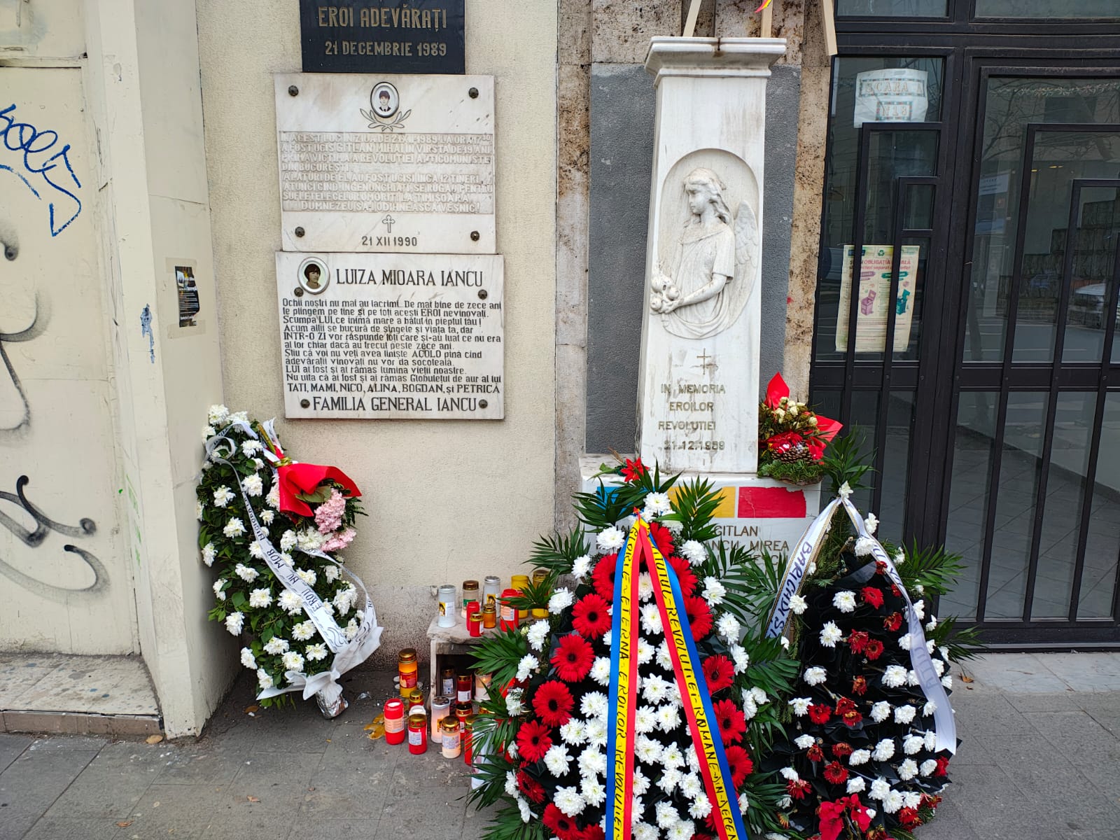 23 DECEMBRIE / Institutul Revoluției Române a depus o coroană de flori ...